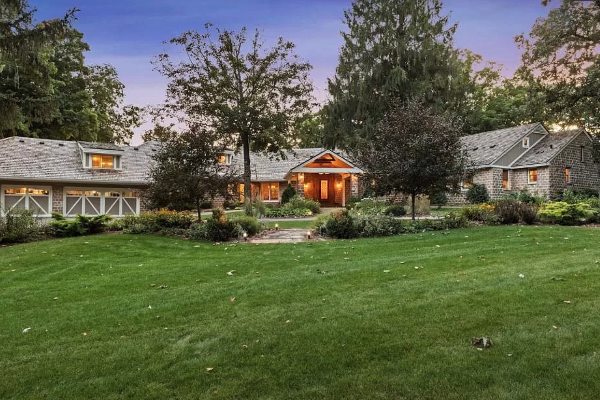 Custom Built Lotus Lake Shoreline Estate - Minneapolis